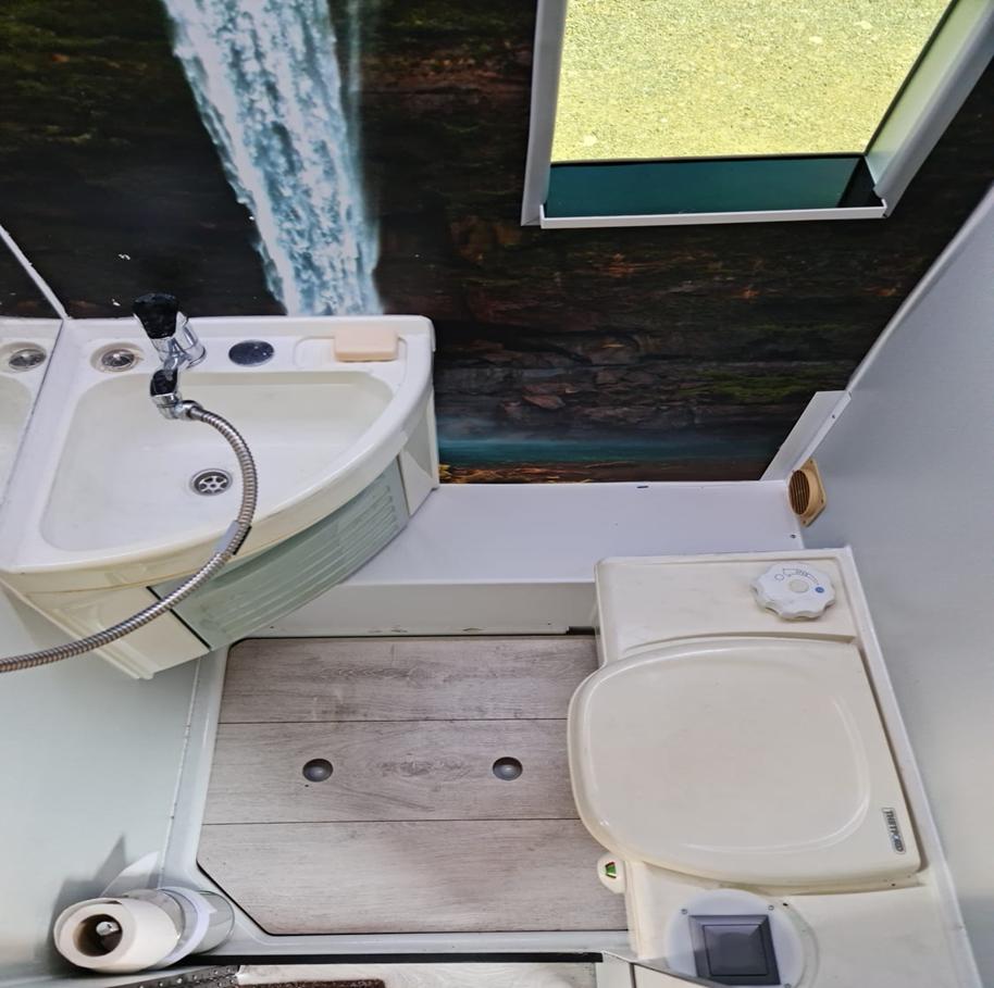 Autorulota Mercedes Sprinter – Defender - Transilvania Camp